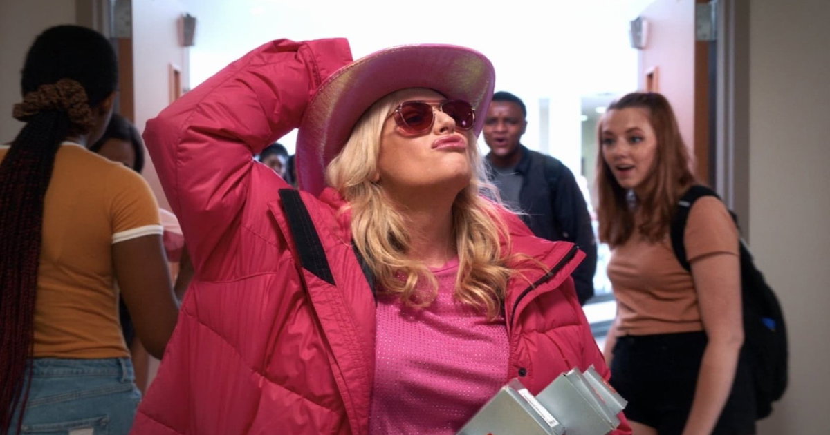 Rebel Wilson neemt ons mee door de 'Crazy'-dansscène uit Netflix-film ...