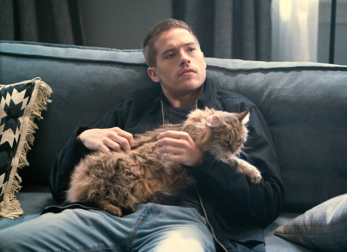 'Beautiful Disaster' trailer: romantische film met Dylan Sprouse komend ...