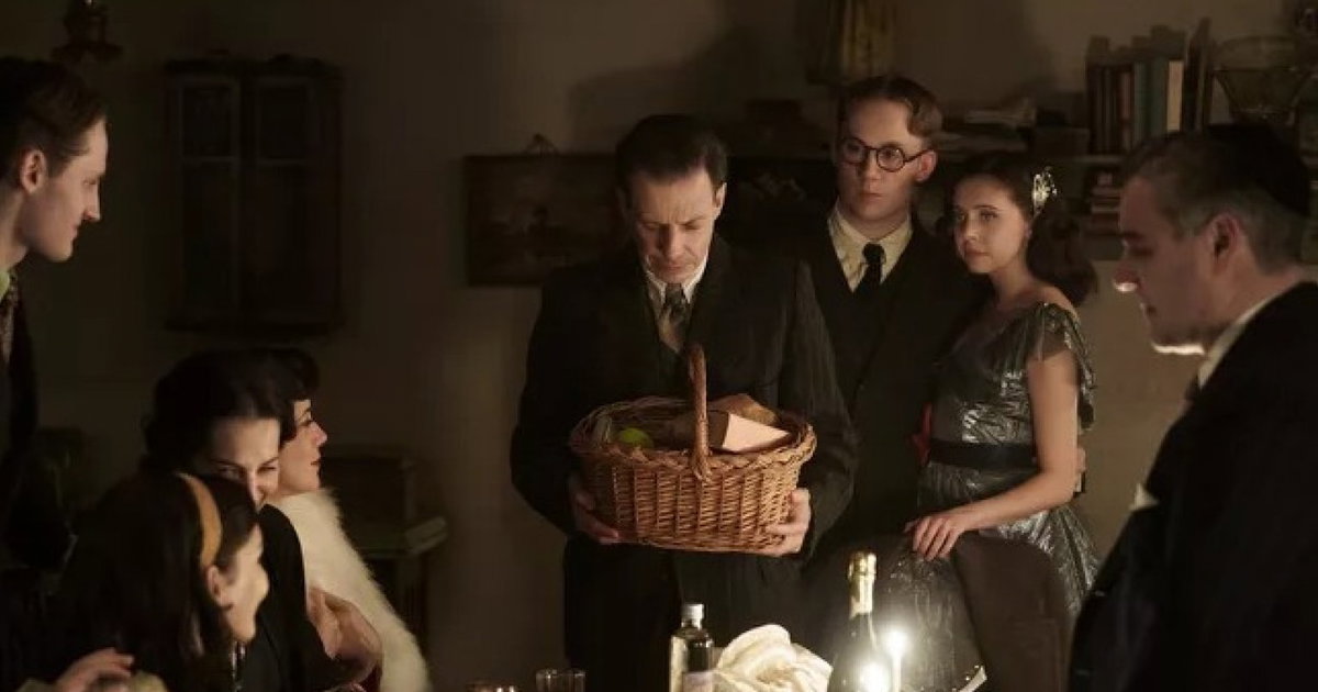 Nieuwe oorlogsserie over Miep Gies en Anne Frank heeft officiële ...