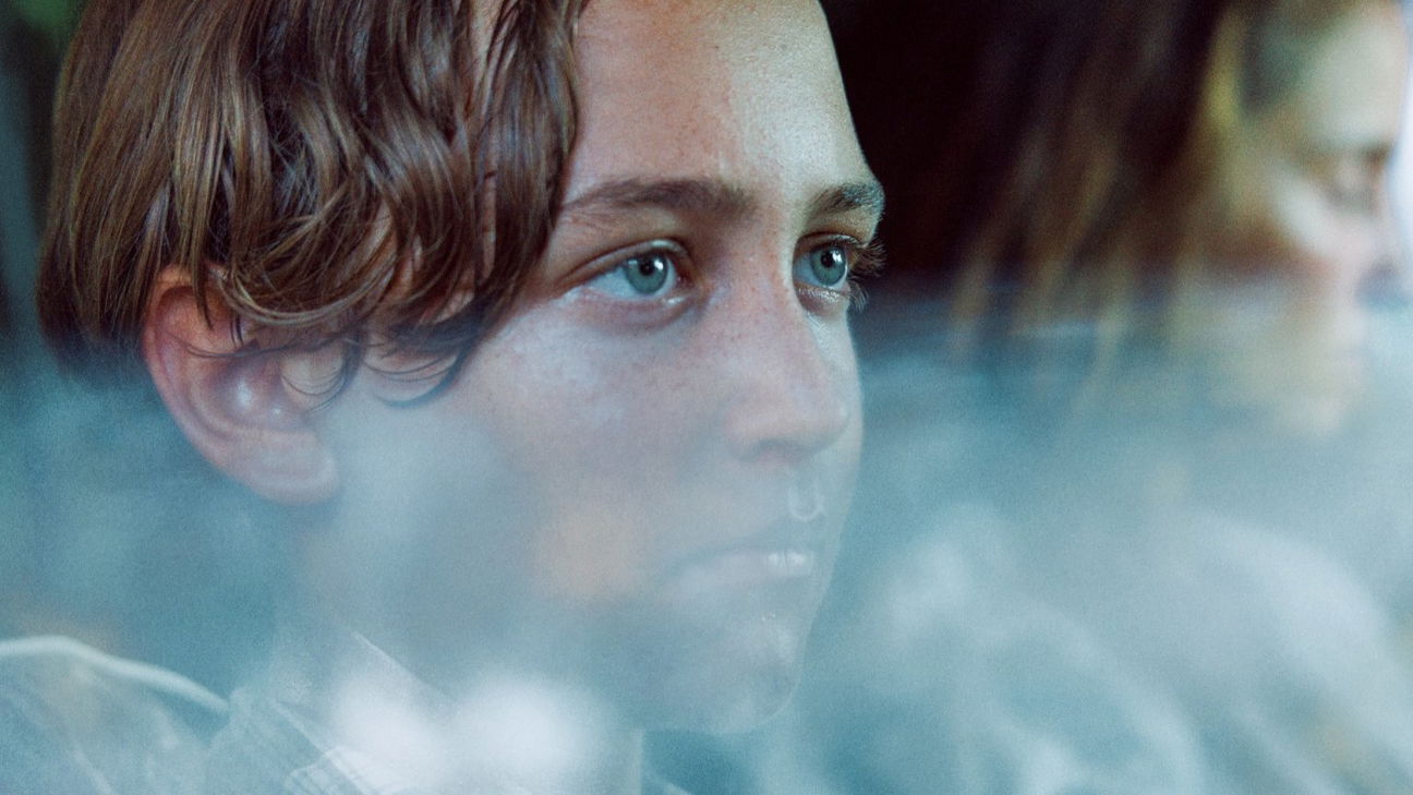 Kijkers schrikken van gewelddadige scène in intieme Netflix-serie ...