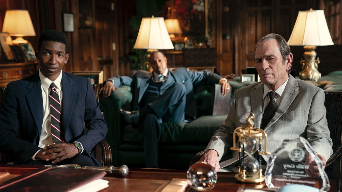 Oscarwinnaars Jamie Foxx en Tommy Lee Jones in trailer dramafilm ...