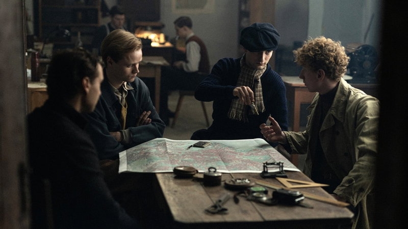 'NR. 24' op Netflix: alles over de nieuwe waargebeurde oorlogsfilm uit ...