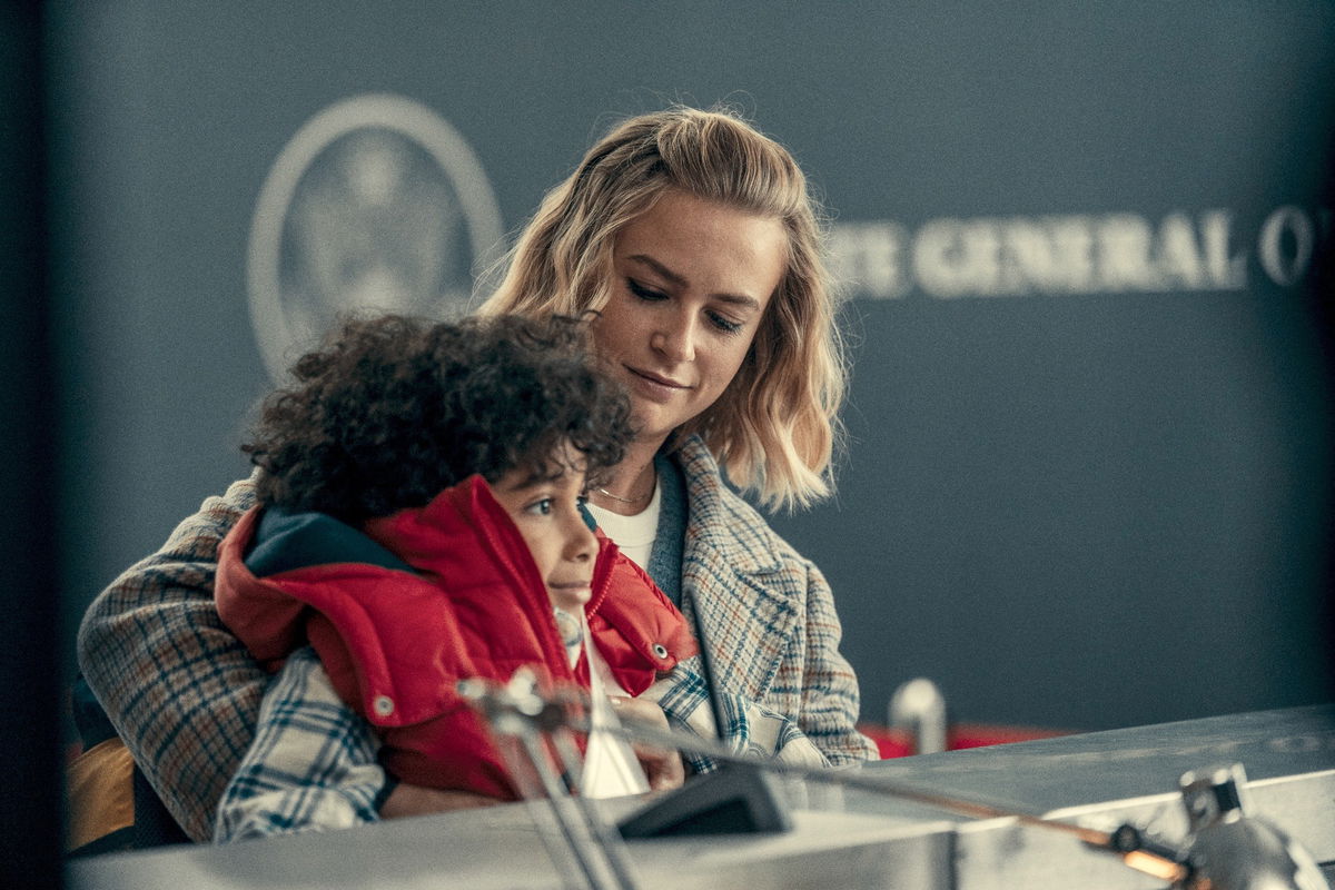 Ex-commando stuit op een duister complot in nieuwe Netflix-thriller ...