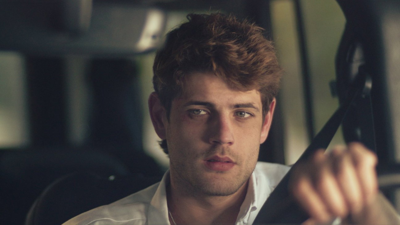 Netflix deelt nieuwe beelden van aankomende Spaanse thriller 'Mala ...