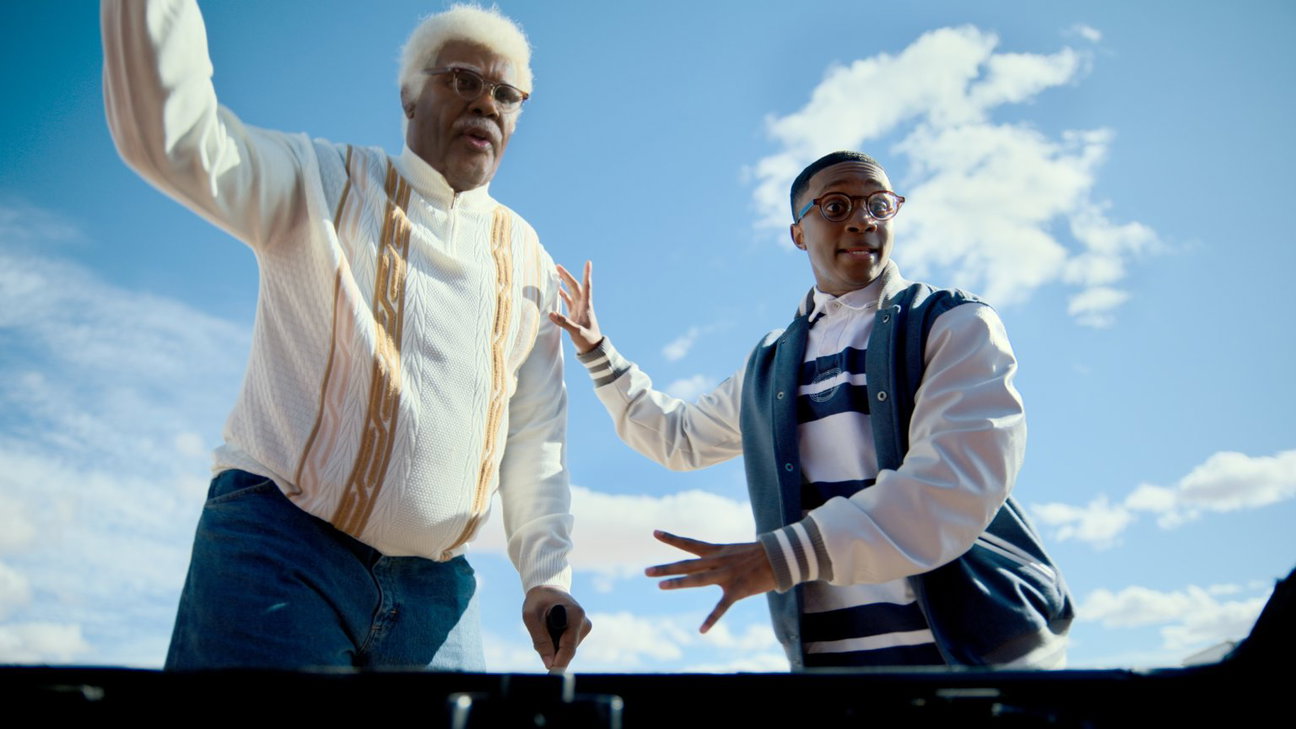 Nieuwe komedie wereldwijd aan kop op Netflix: 'Huilen van het lachen ...