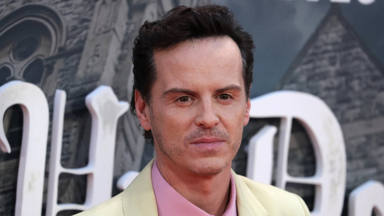 Andrew Scott voegt zich bij Emily Blunt in aankomende Netflix-film ...