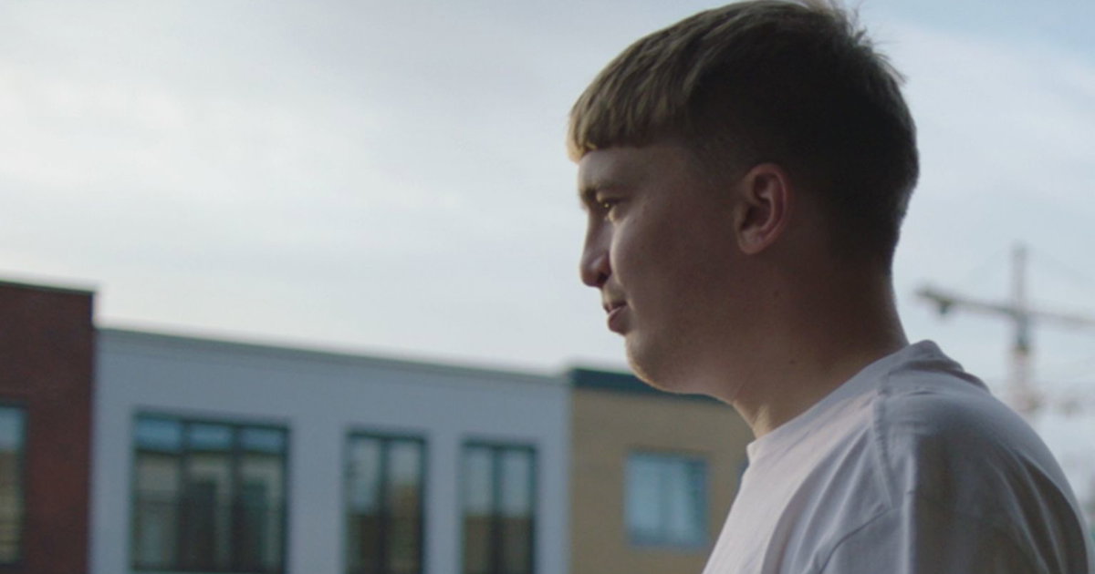 Rapper Snelle komt naar Netflix met de documentaire 'Snelle: Zonder jas ...