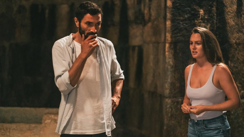 Netflix deelt de trailer en releasedatum van thriller 'The Weekend Away ...